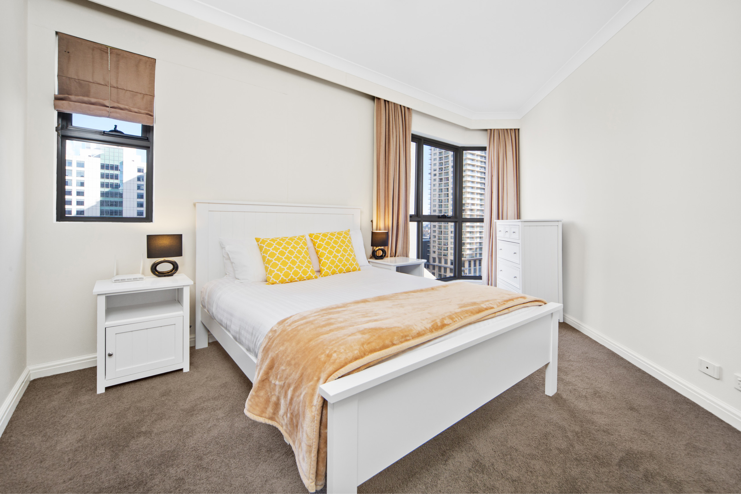 2 Bedroom Corporate Apartments In The Regency Hyde Park - Astra Apartments